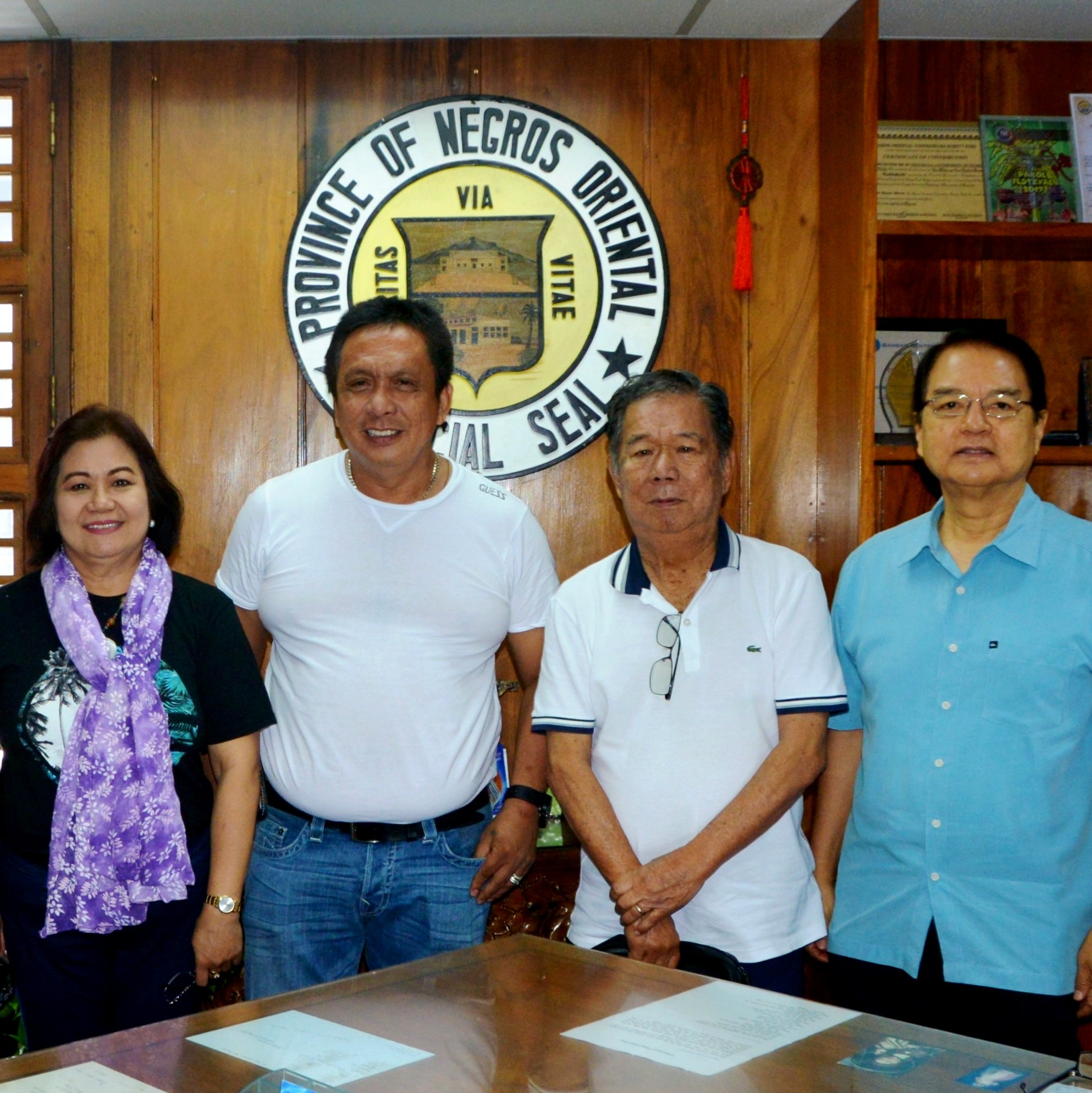 Governors meet to discuss Negros Island federal state - Watchmen Daily ...
