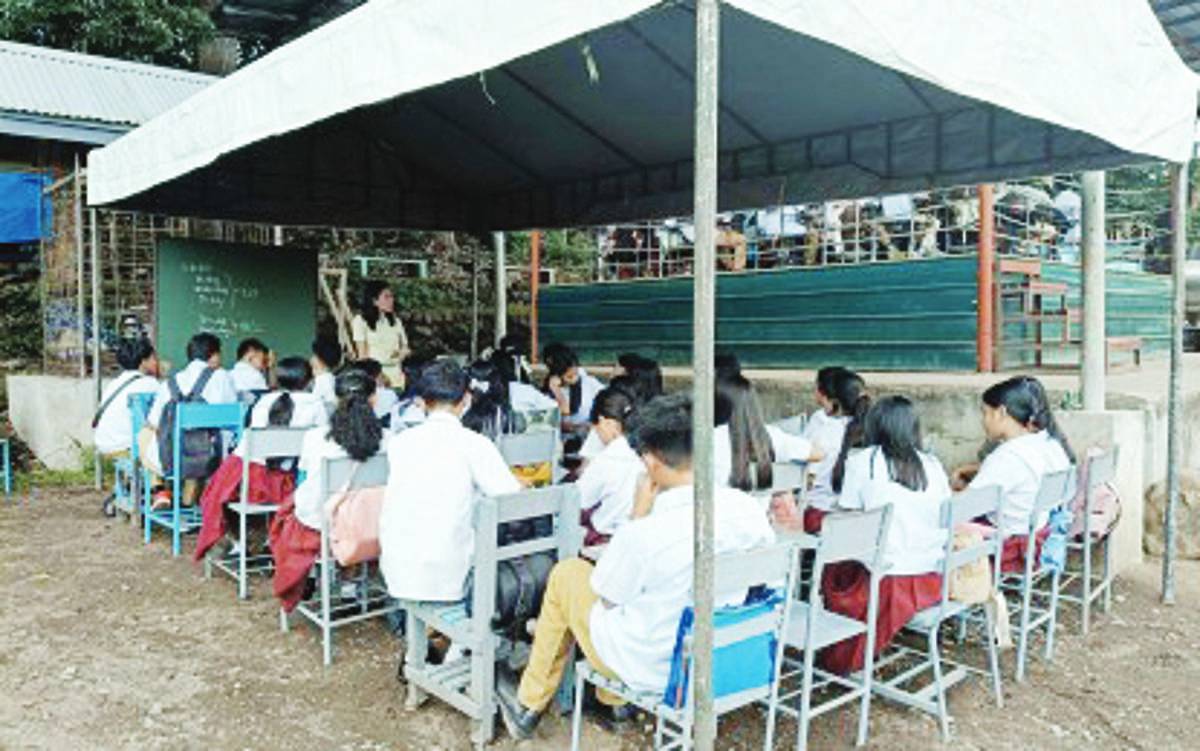 Kanlaon-affected schools in Negros town hold more face-to-face classes ...
